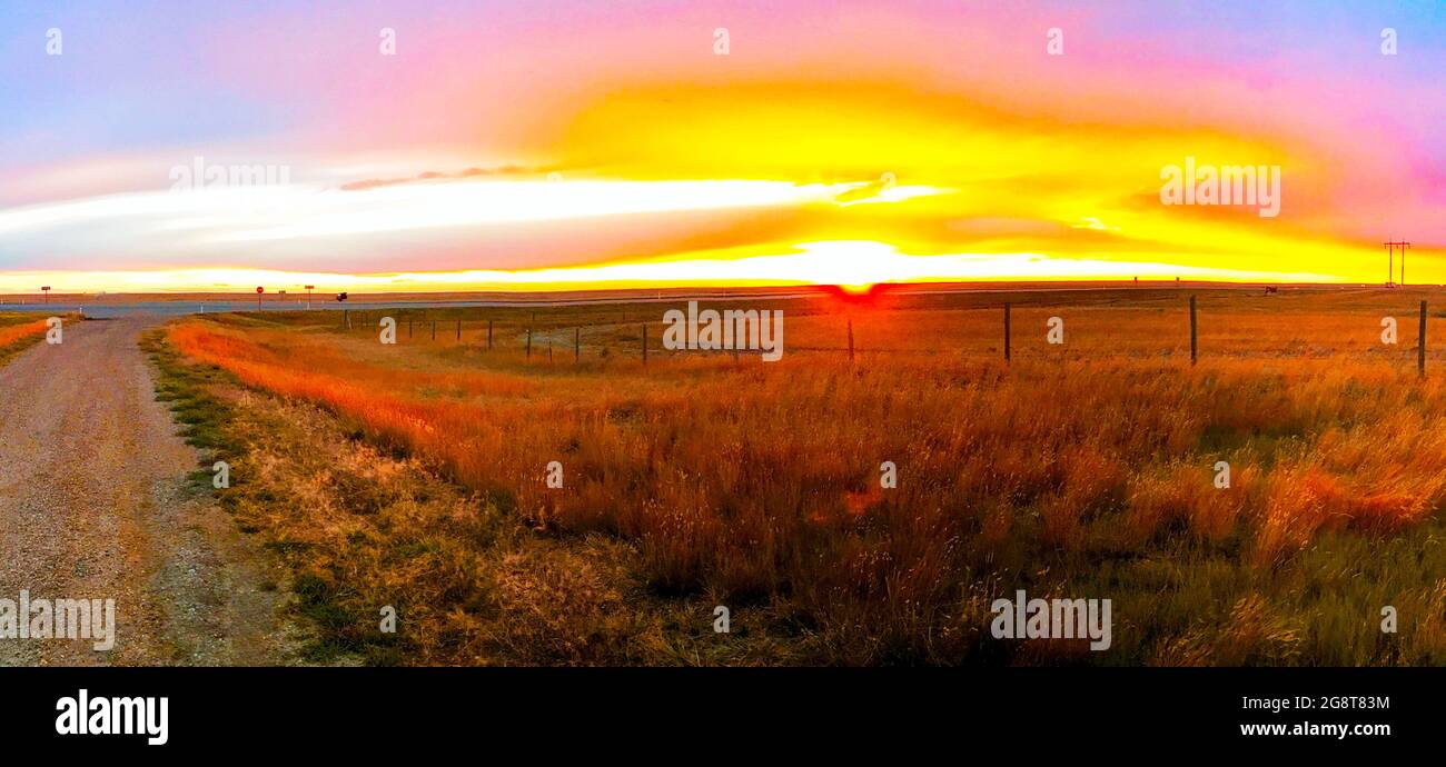 Canada prairie horizon hi-res stock photography and images - Alamy