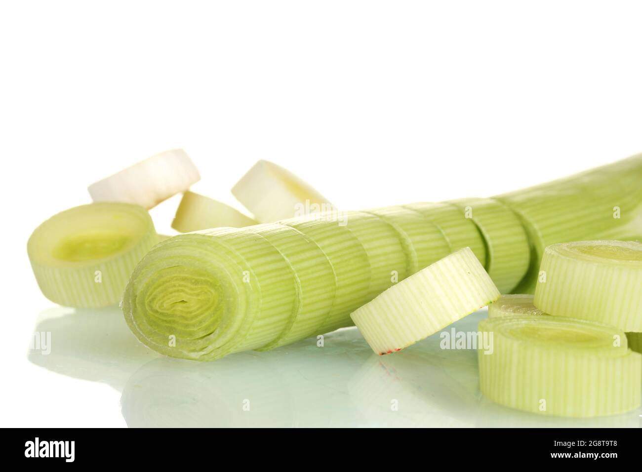sliced leek isolated on white Stock Photo - Alamy