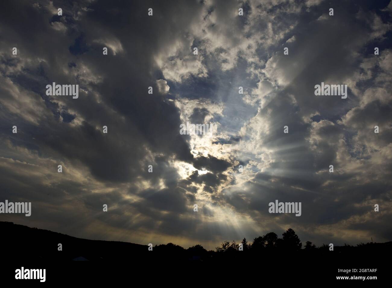 Sun beams sky hi-res stock photography and images - Alamy