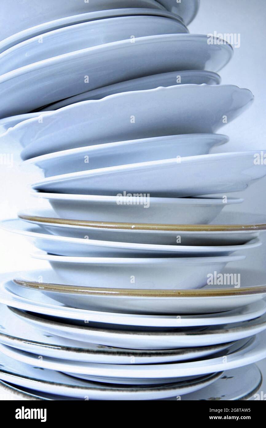 Dirty dishes pile hi-res stock photography and images - Alamy