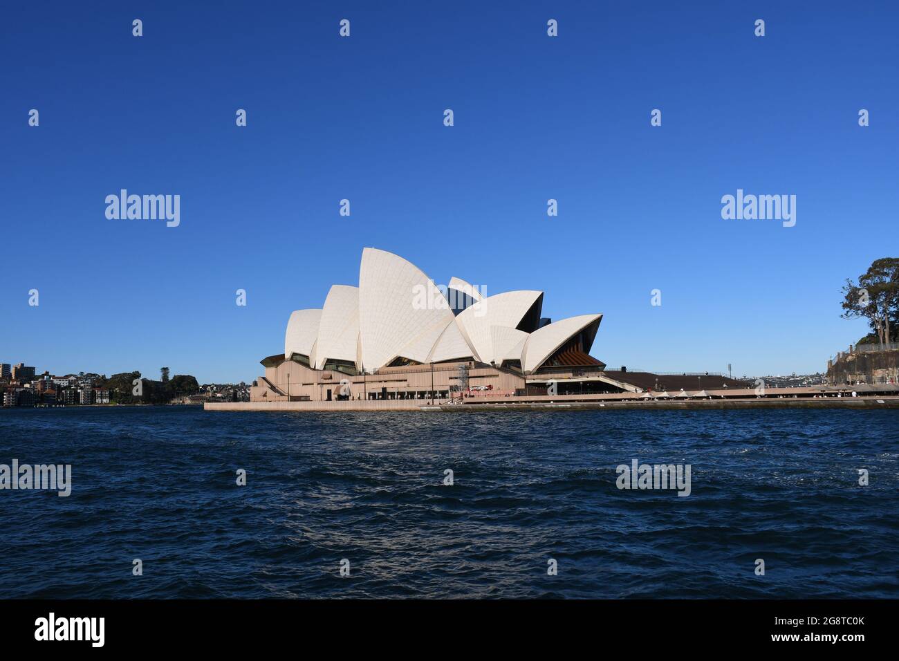 SYDNEY, AUSTRALIA - Sep 26, 2020: The beautiful Sydney Opera House in ...