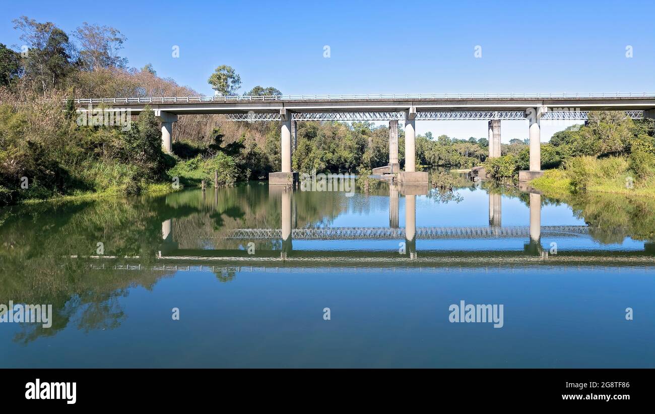 Two road bridges across river hi-res stock photography and images - Alamy