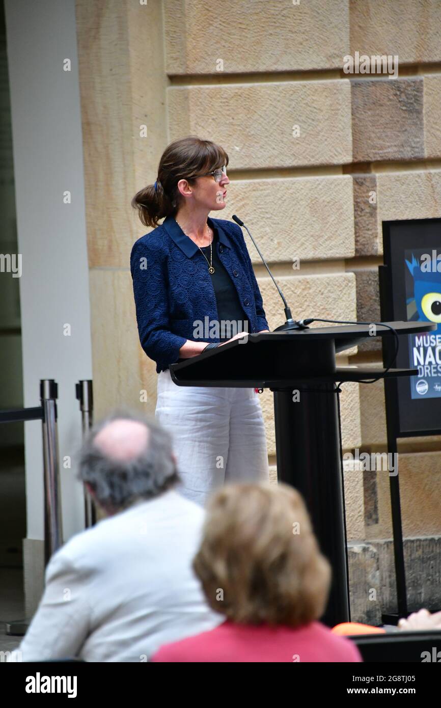 Stephanie Buck, Direktorin des Kupferstichkabinetts, bei der ...