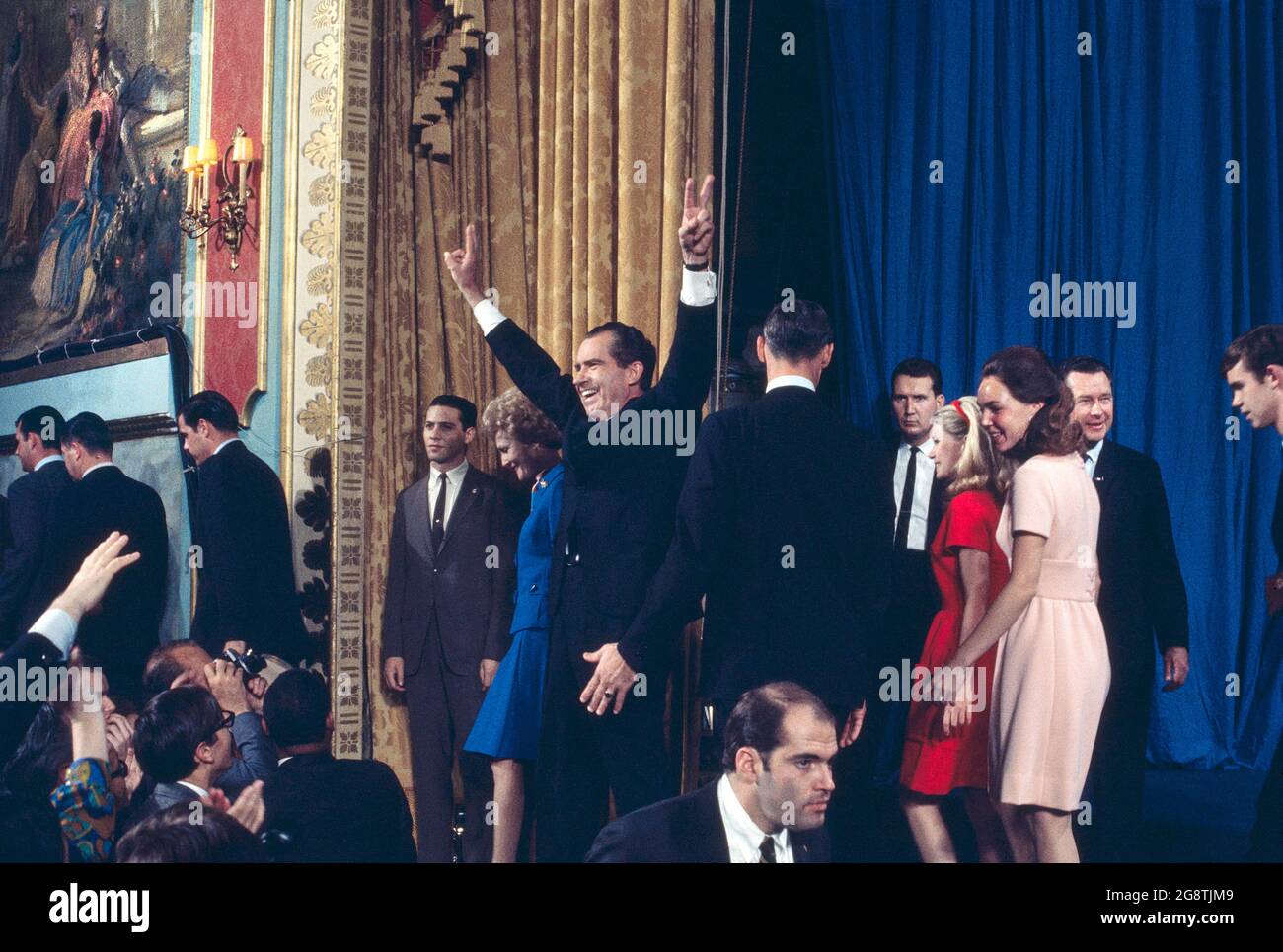 Republican Presidential Nominee Richard Nixon and family on Election ...