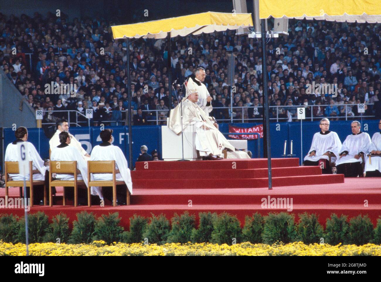 Pope John Paul II during Papal Mass, Shea Stadium, Flushing Meadows ...