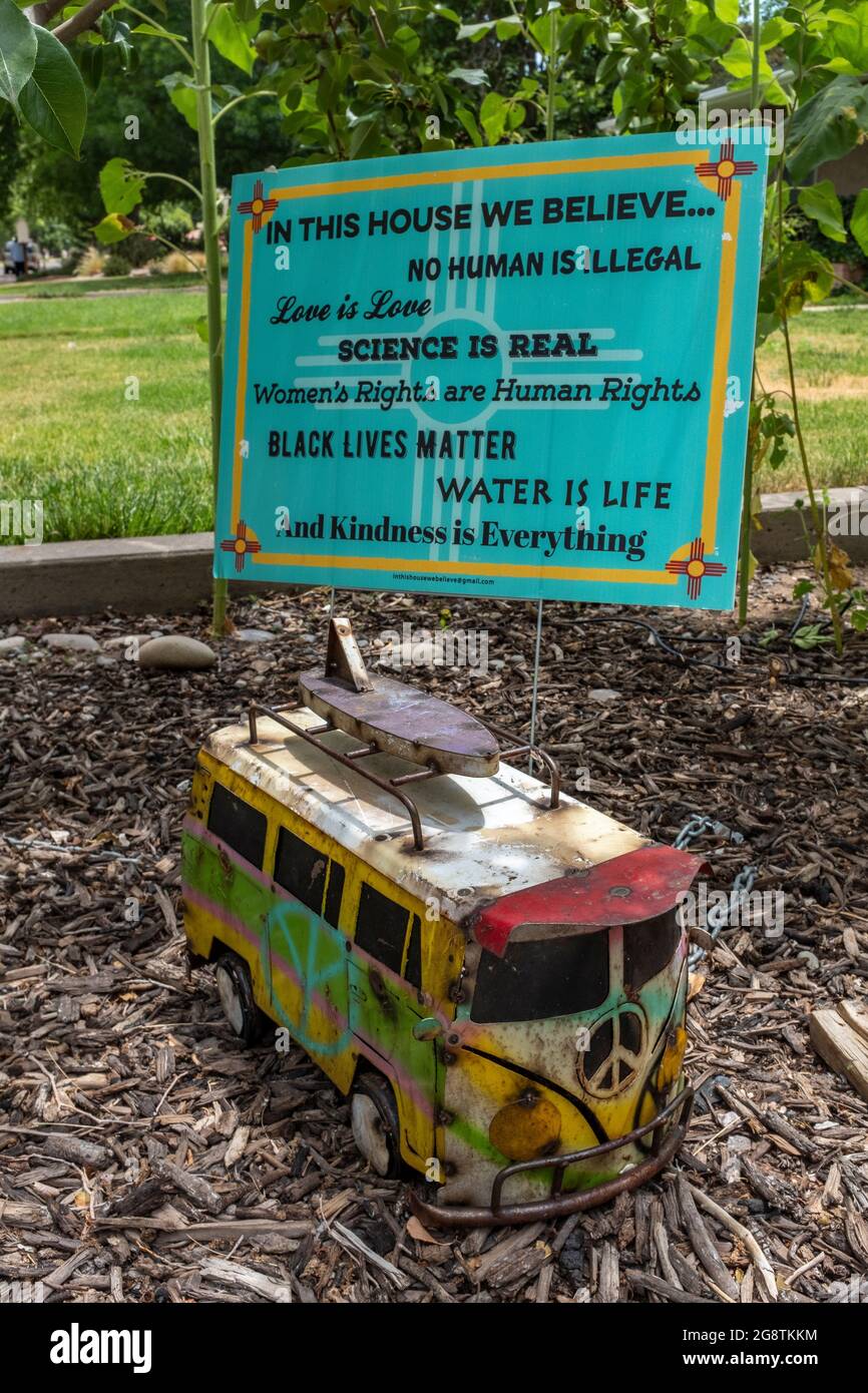 outdoor signage in Albuquerque, New Mexico Stock Photo - Alamy