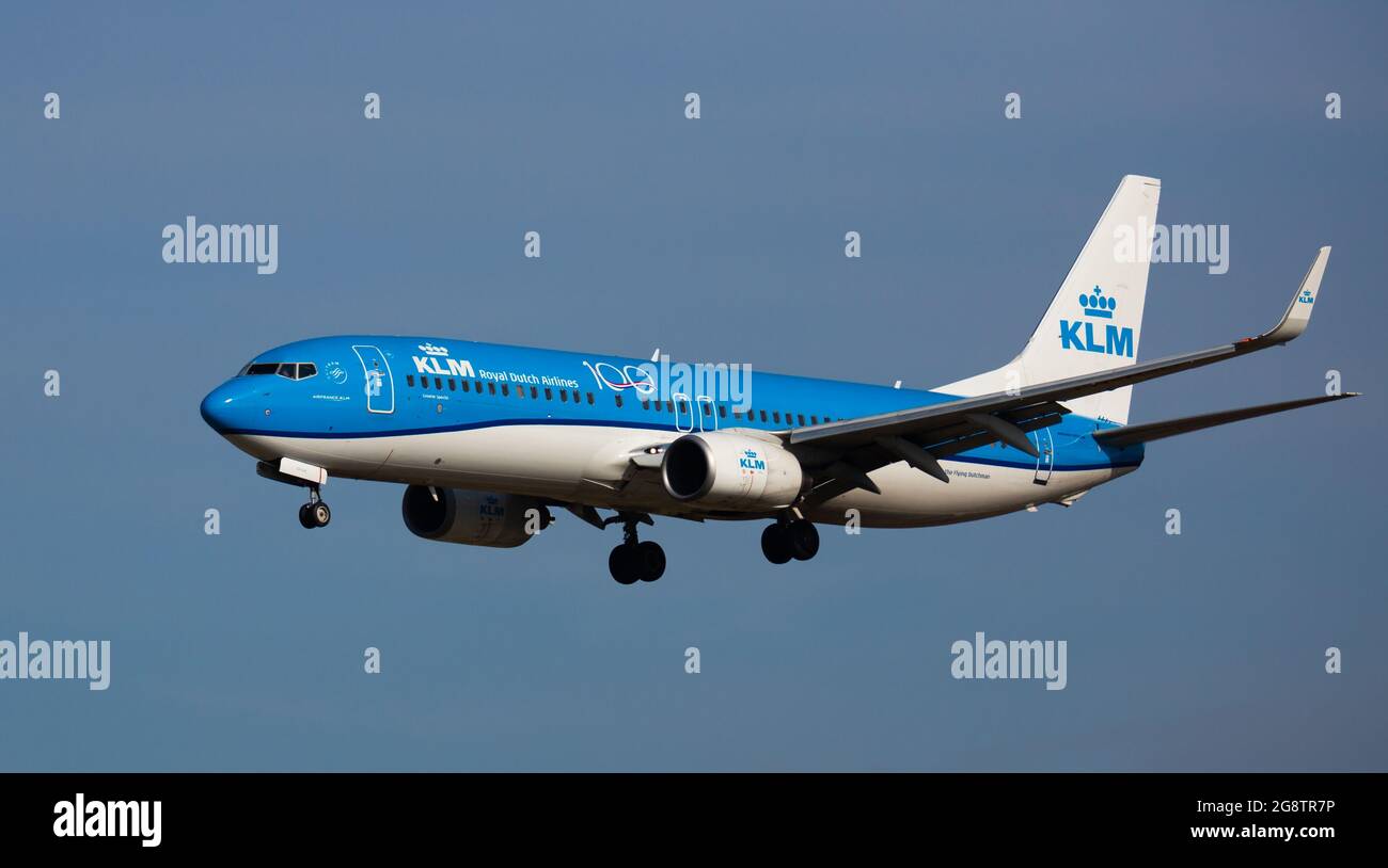 KLM aircraft on final approach to El Prat Airport Stock Photo - Alamy
