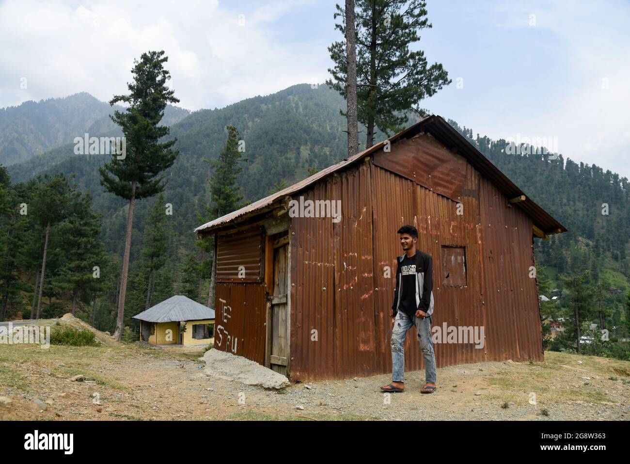 Tea stall in pakistan hi-res stock photography and images - Alamy