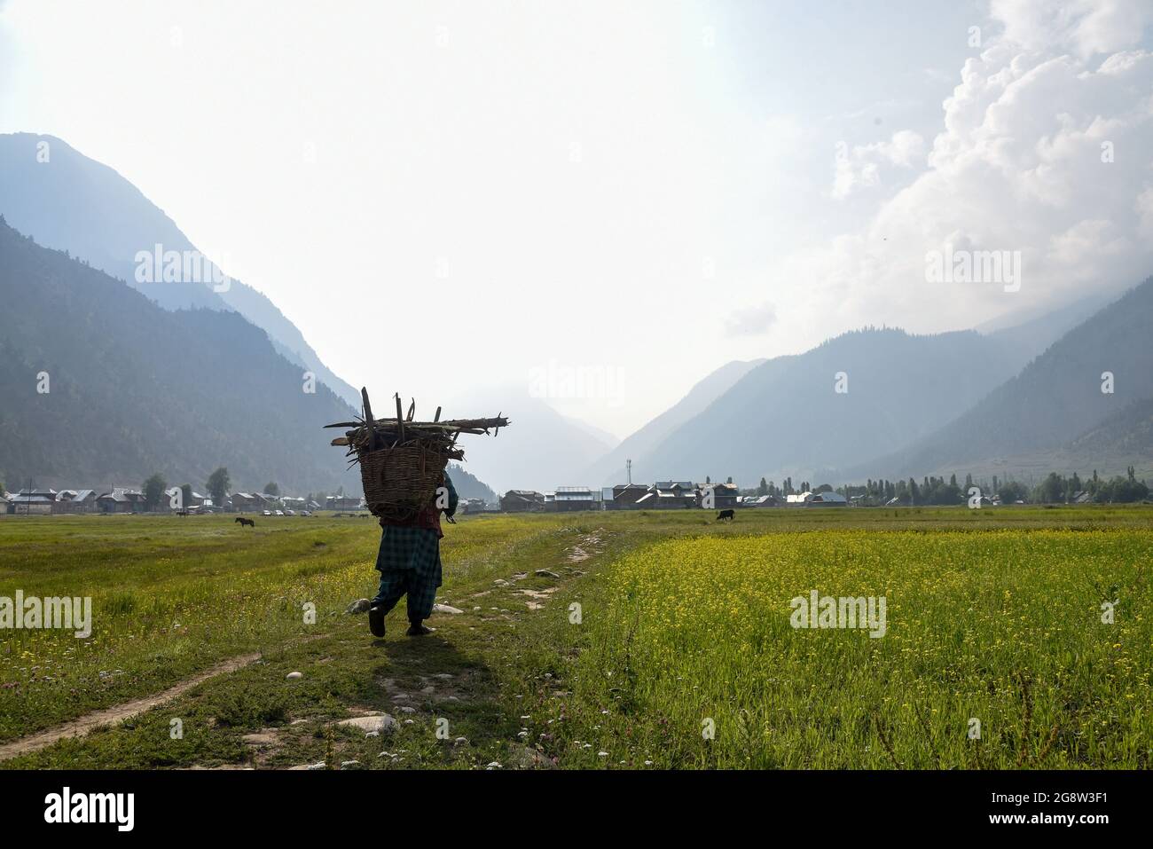Gilgit woman hi-res stock photography and images - Alamy