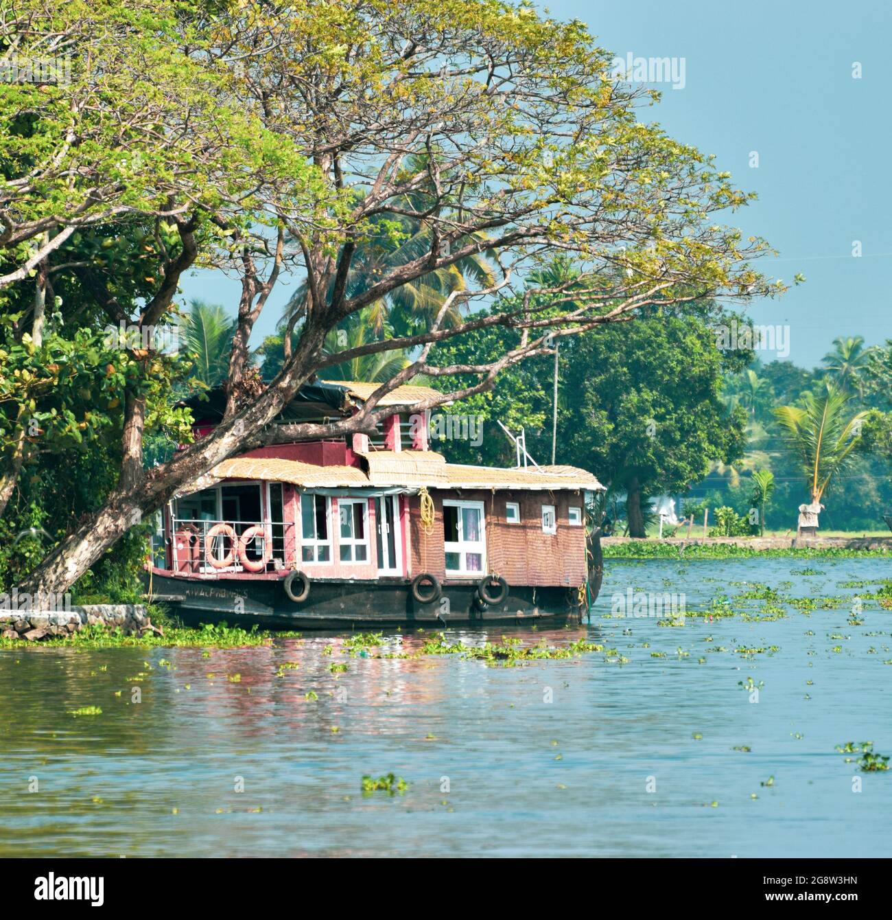 Kerala house boat backwaters hi-res stock photography and images - Alamy