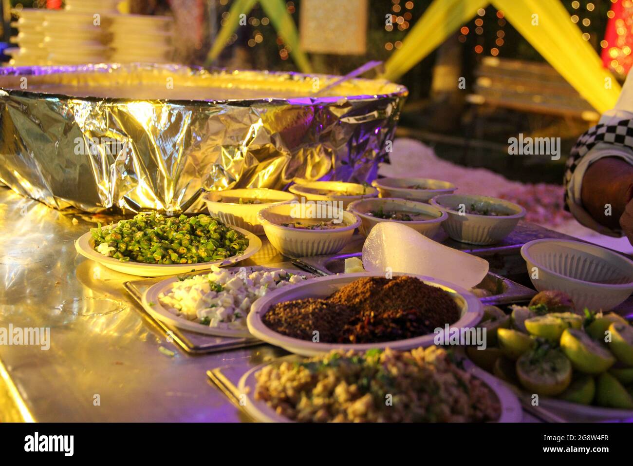 Food court india hi-res stock photography and images - Alamy