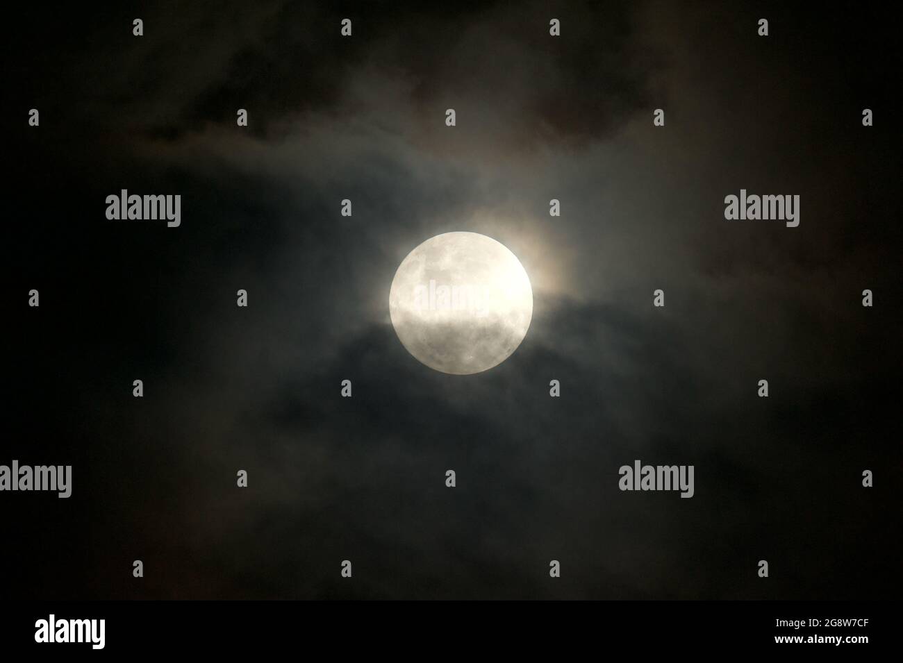 Huge moon australia hi-res stock photography and images - Alamy