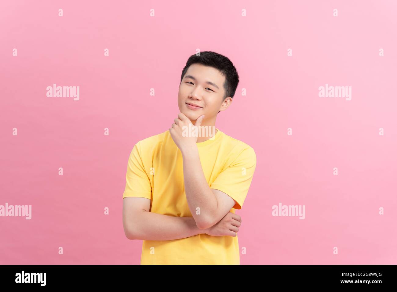 Asian man looking left hi-res stock photography and images - Alamy