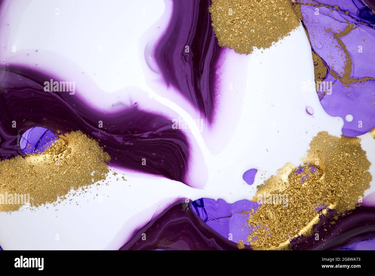 Marble purple acrylic texture with gold glitter. Close up liquid ink ...