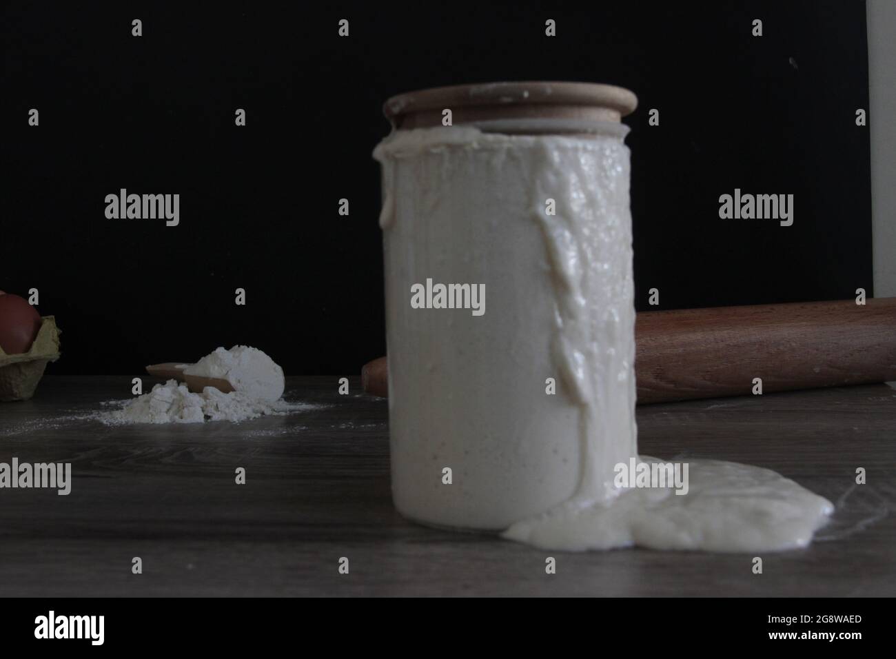 Liquid sourdough hi-res stock photography and images - Alamy
