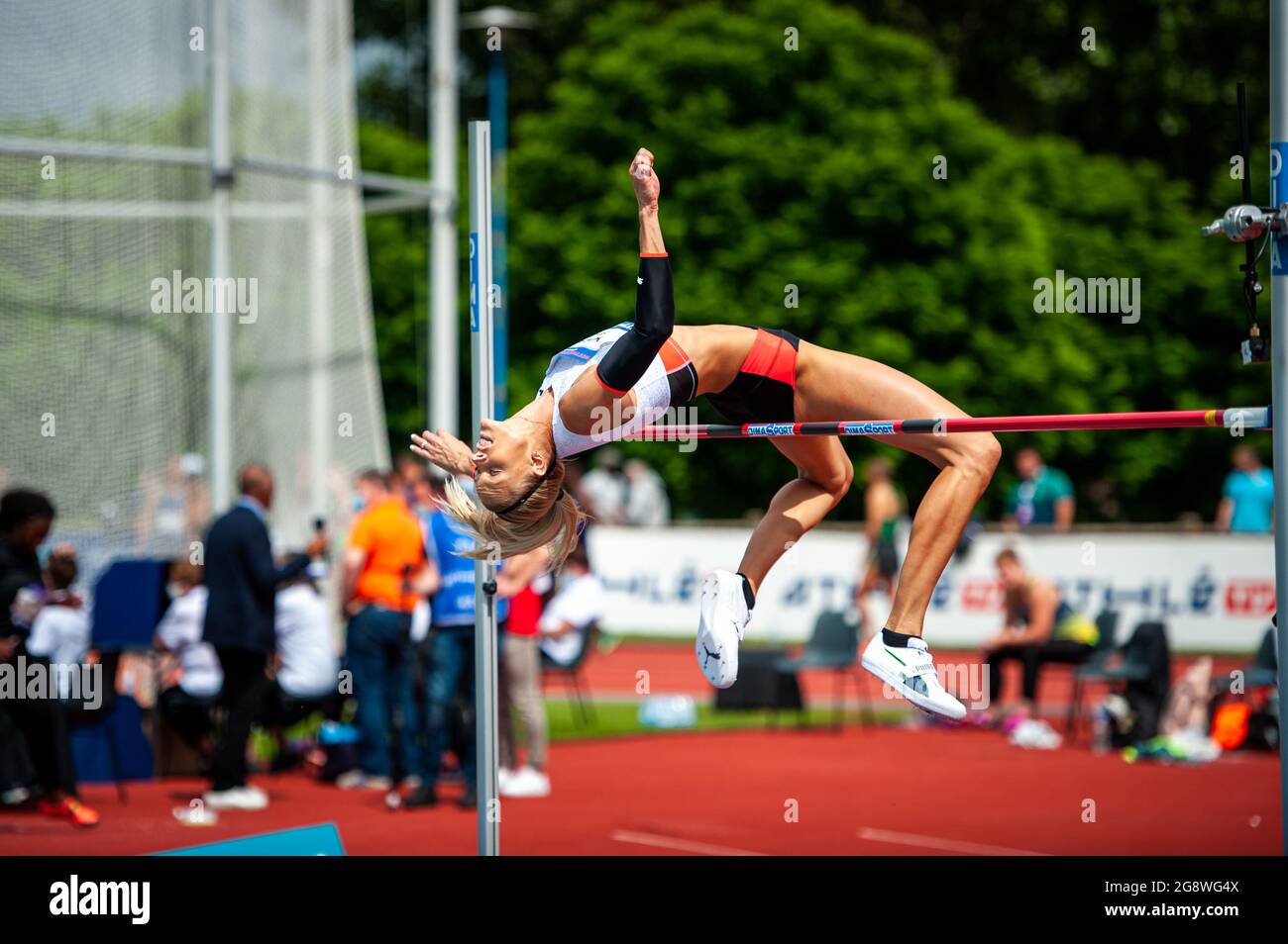 Erika kinsey high jump hi-res stock photography and images - Alamy