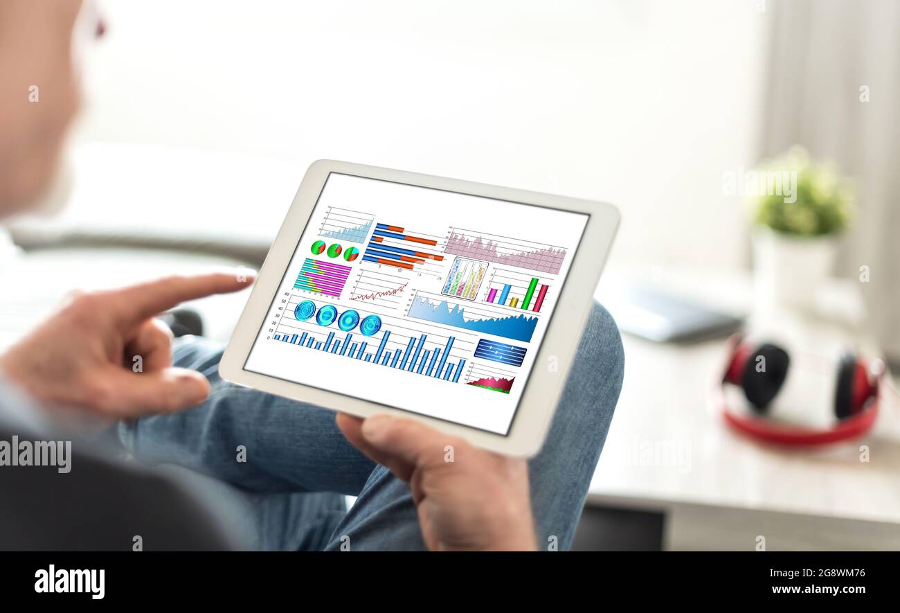 Displaying data analytics graphs digital hi-res stock photography and images - Alamy