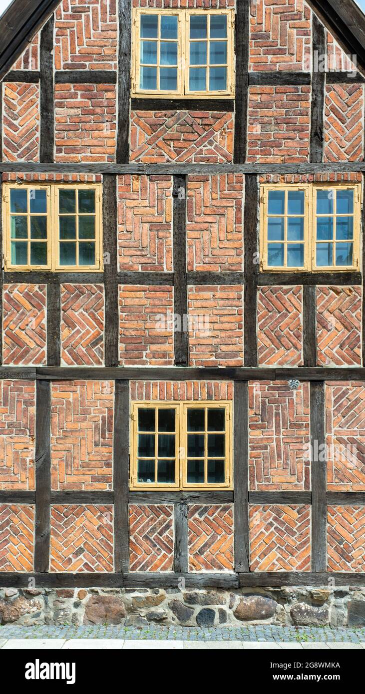 Timber frame facade hi-res stock photography and images - Alamy