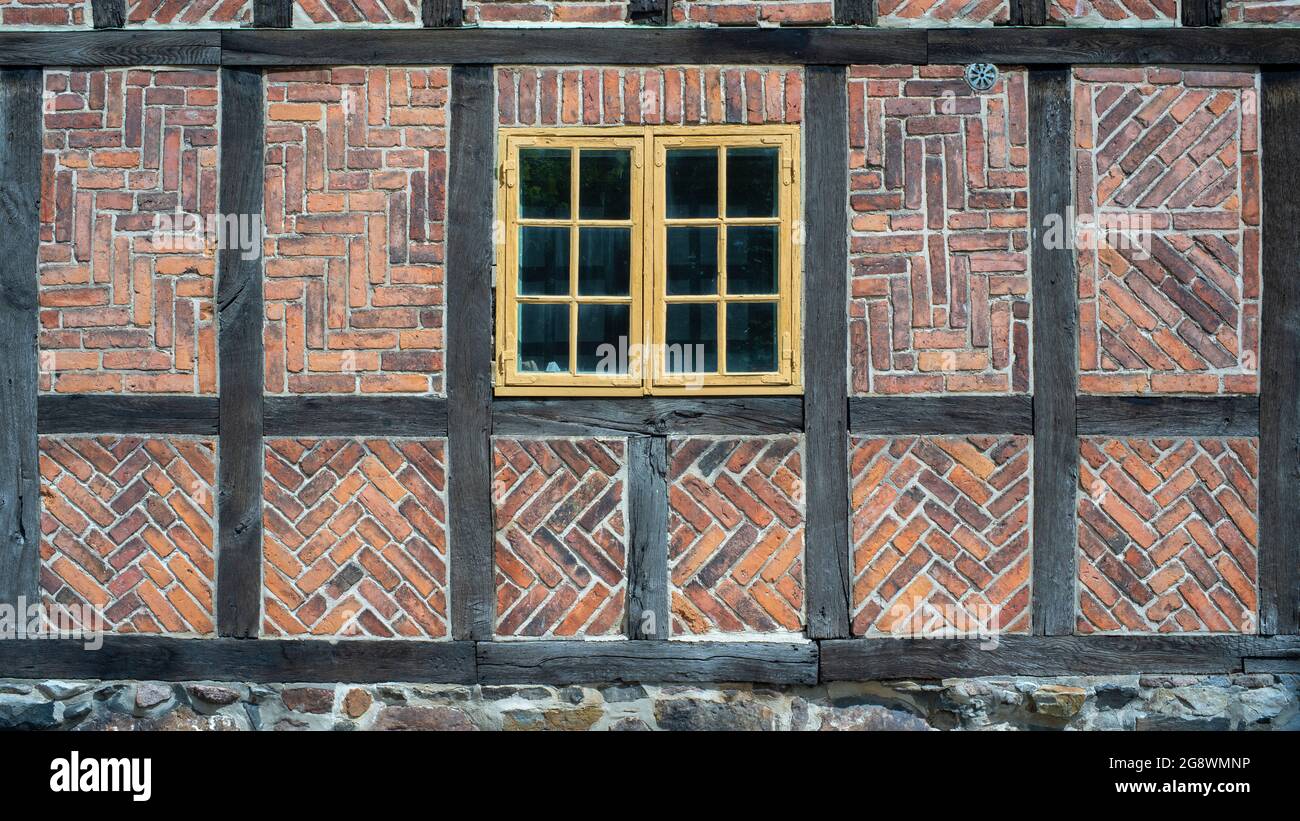 Timber frame facade hi-res stock photography and images - Alamy