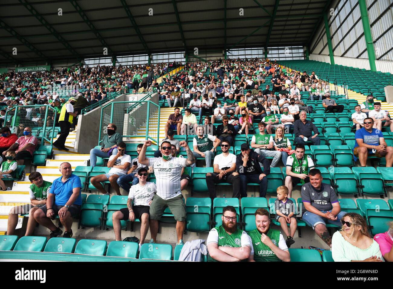 Hibs Fans High Resolution Stock Photography and Images - Alamy