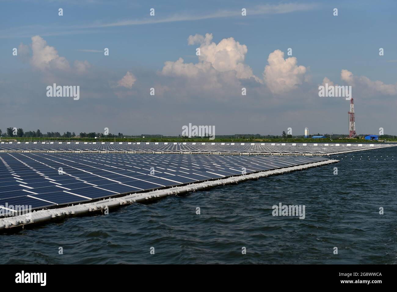 Floating solar farm xinhua hi-res stock photography and images - Alamy