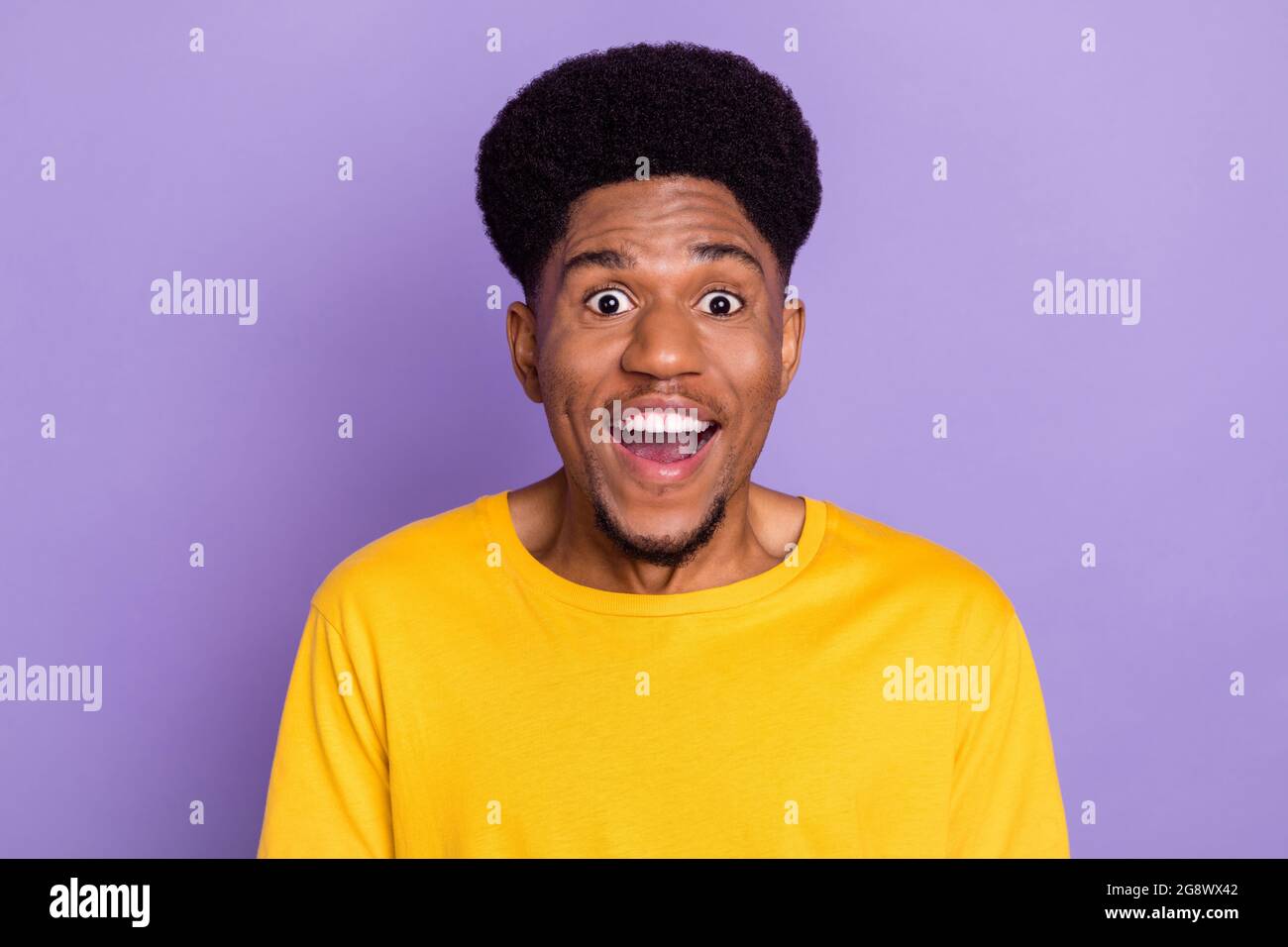 Portrait of attractive cheerful amazed guy sudden good news reaction ...