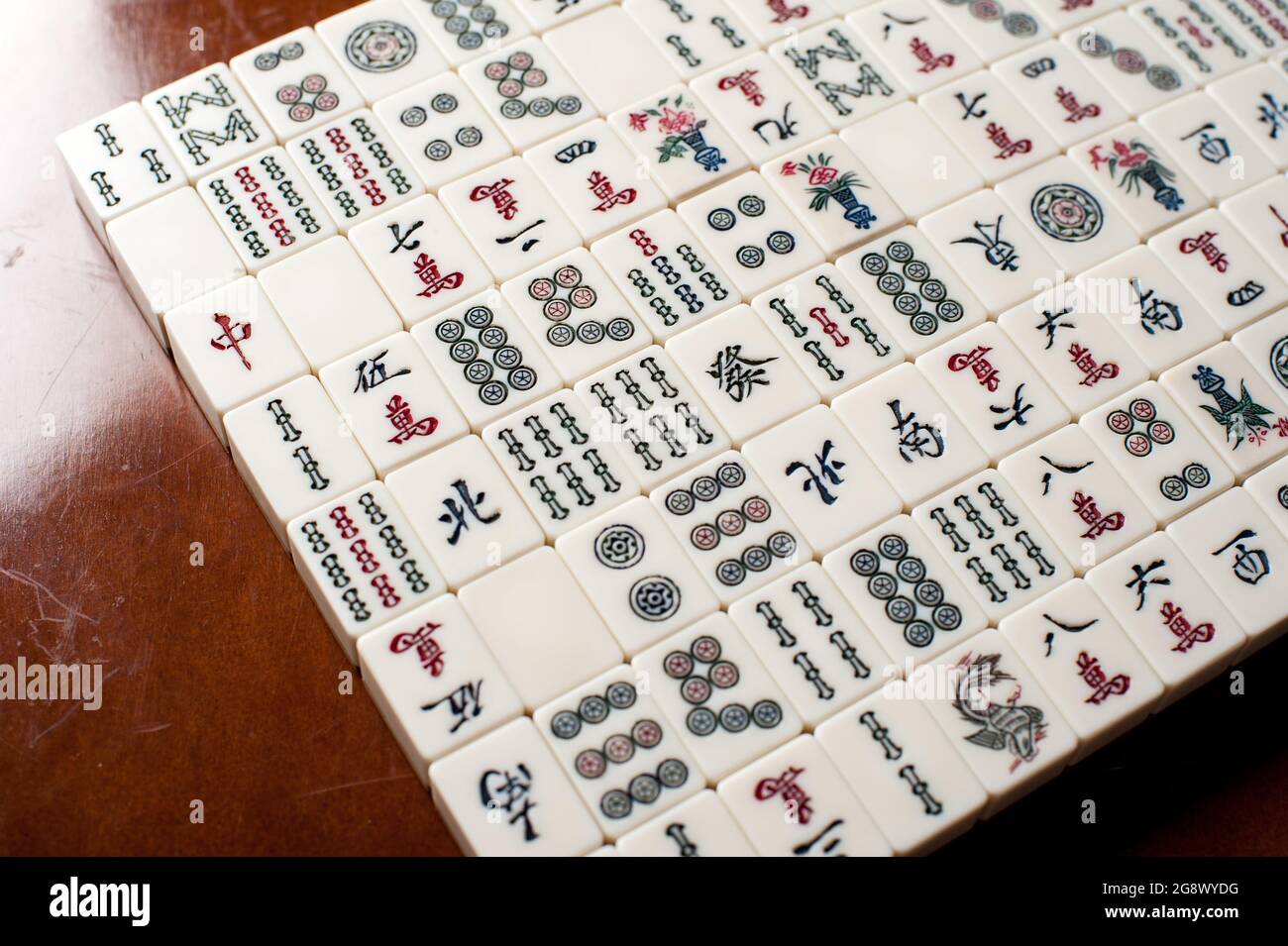 Wooden mahjong tiles hi-res stock photography and images - Alamy