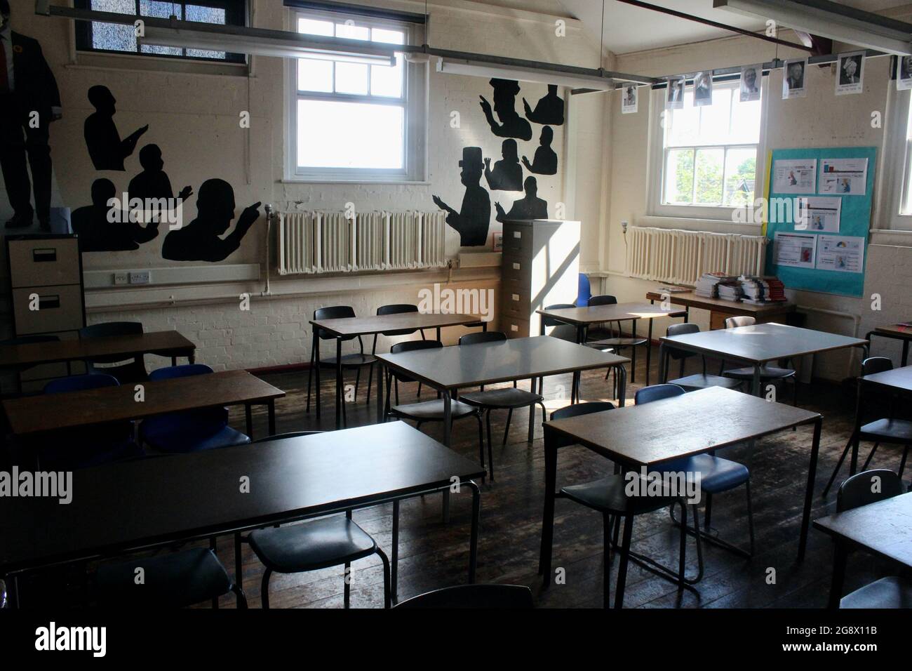 Old school room uk hi-res stock photography and images - Alamy
