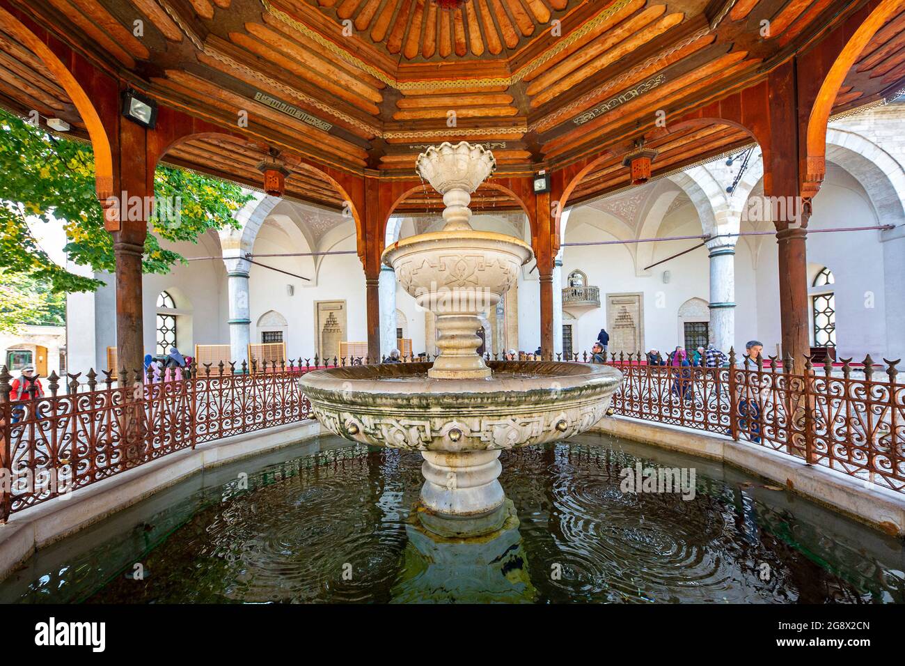 Mosque fountain ablution pool hi-res stock photography and images - Alamy
