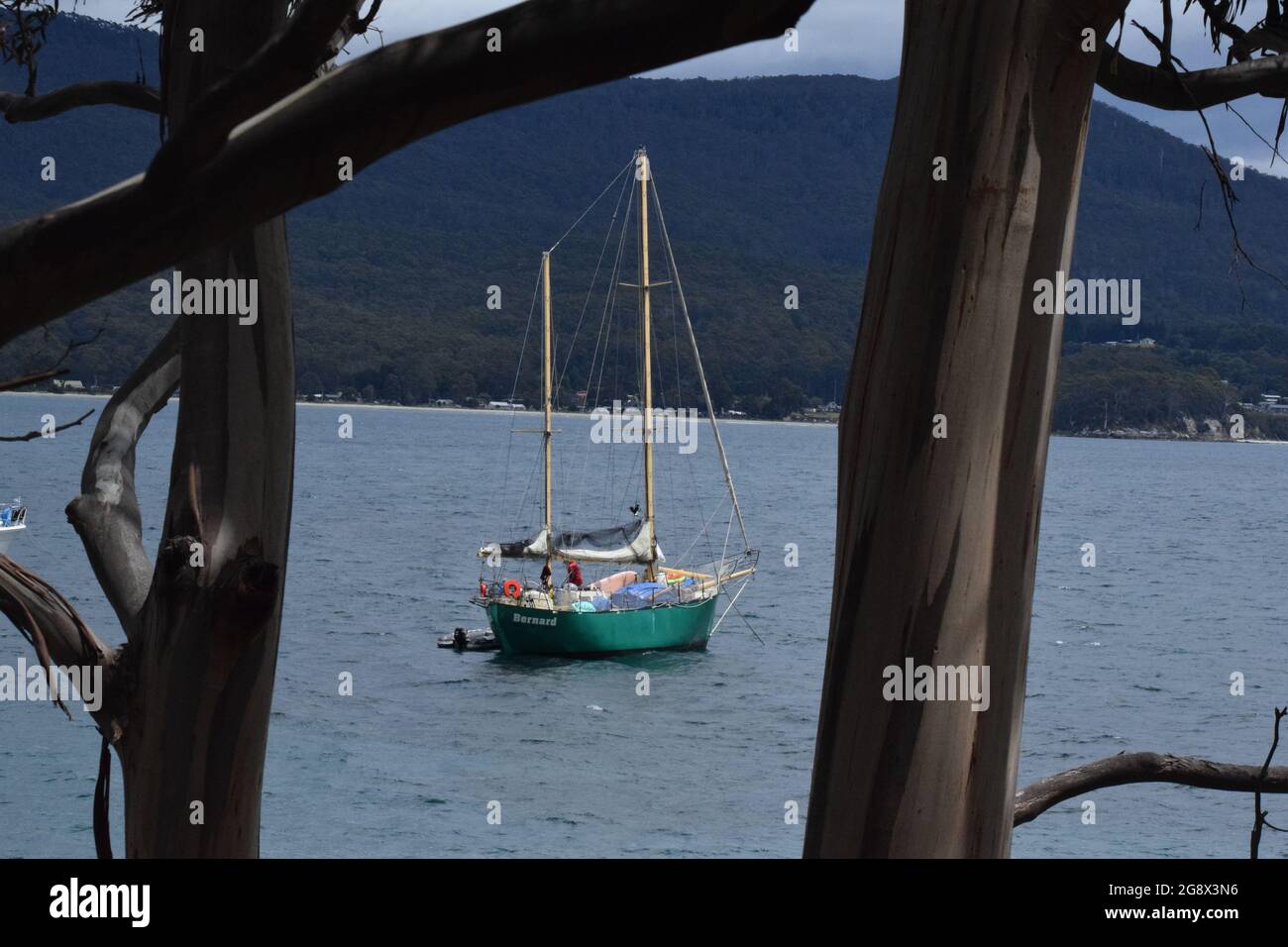 Cradle mountain tasmania family hi-res stock photography and images - Alamy