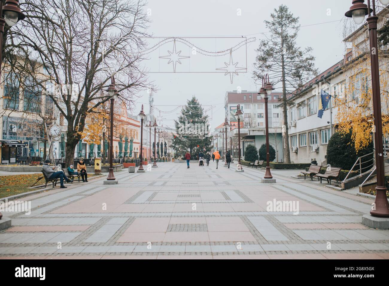 Vintage benches hi-res stock photography and images - Alamy