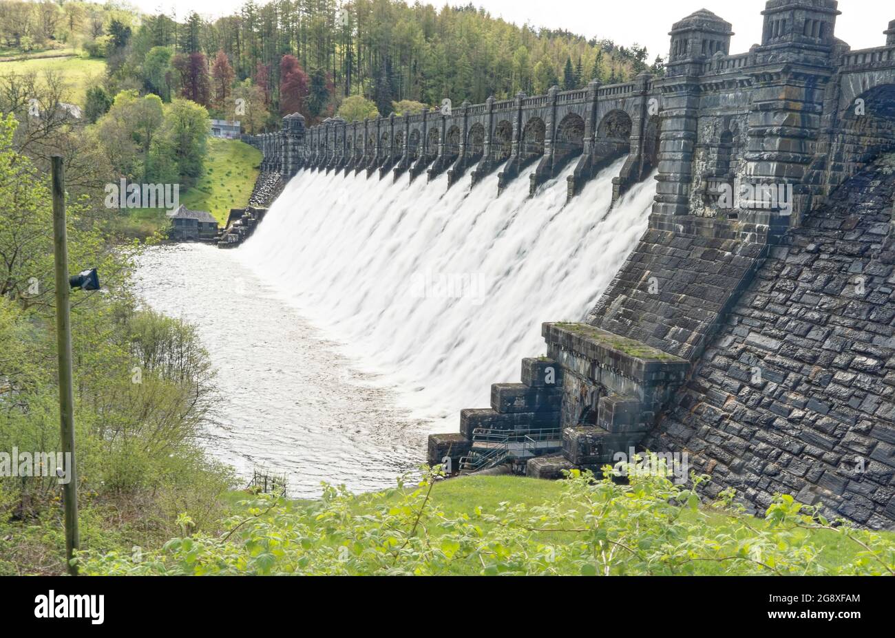 Water cascading over dam hi-res stock photography and images - Alamy