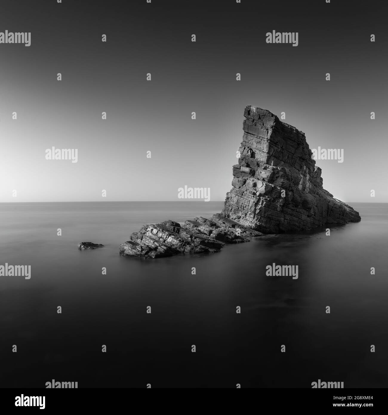 Black stone water hi-res stock photography and images - Alamy