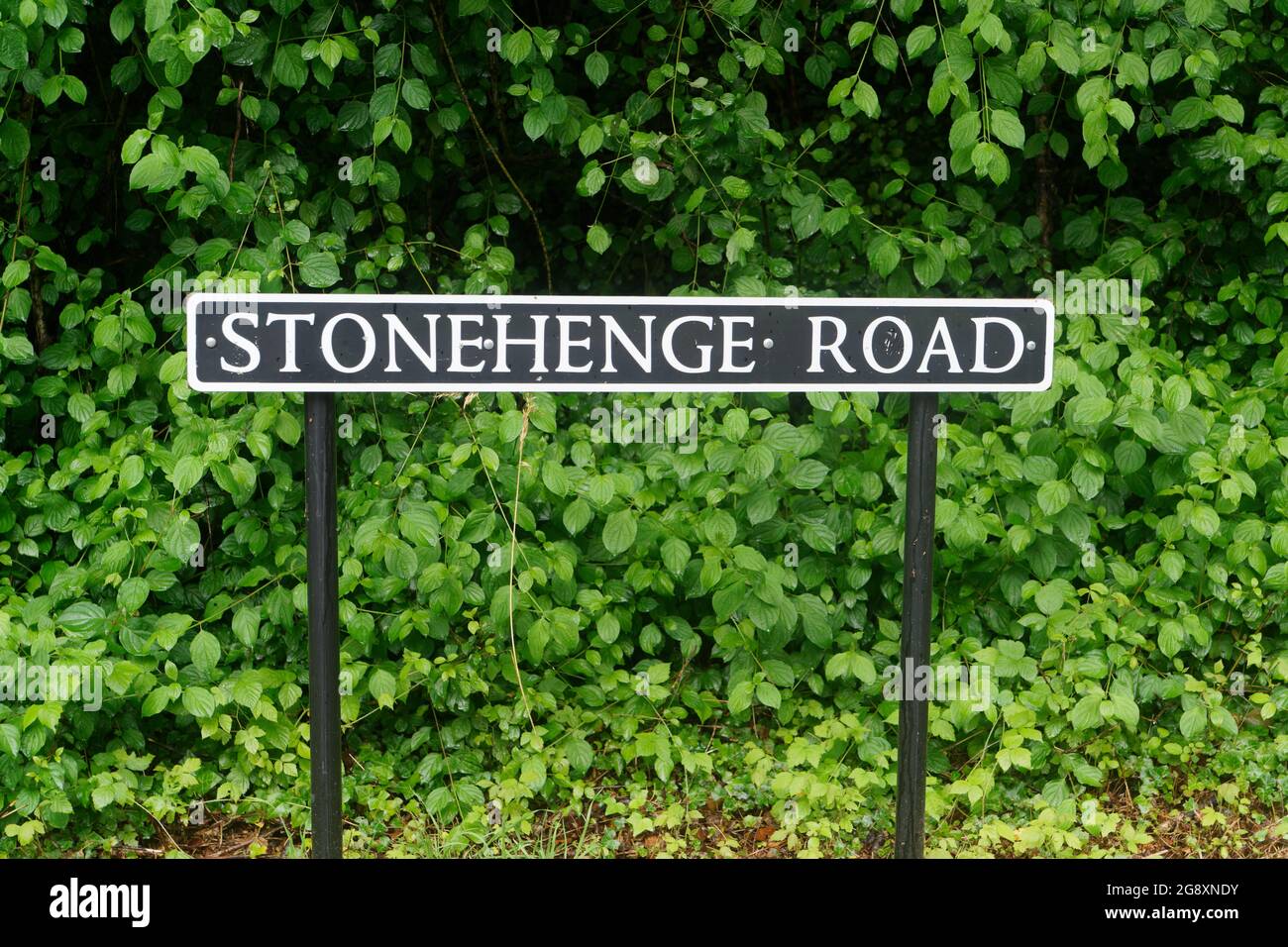 Road signs directing to Stonehenge Stock Photo - Alamy