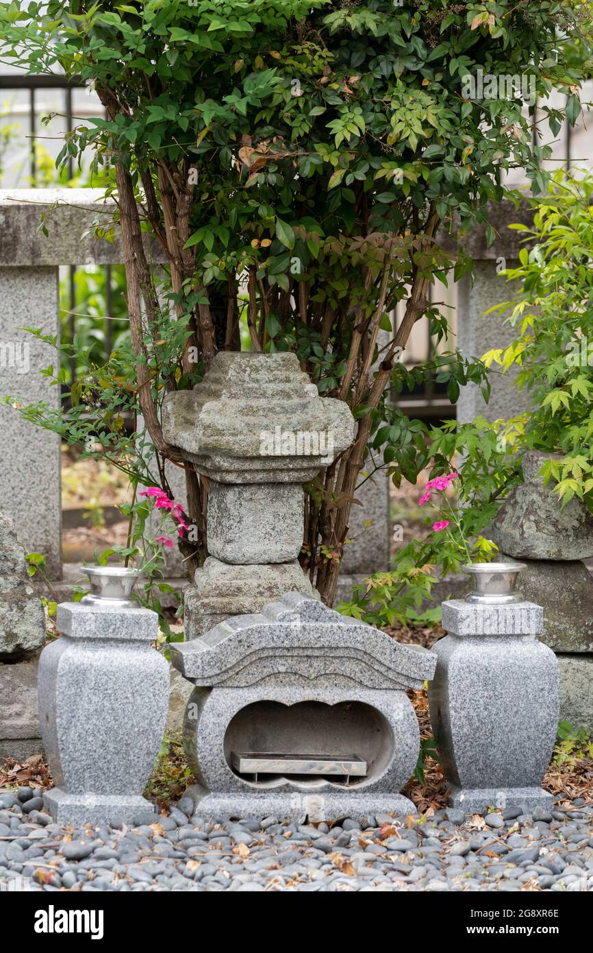 Tomb of Ōta Dōkan (1432 - 1486) Japanese samurai warrior and Scholar in ...