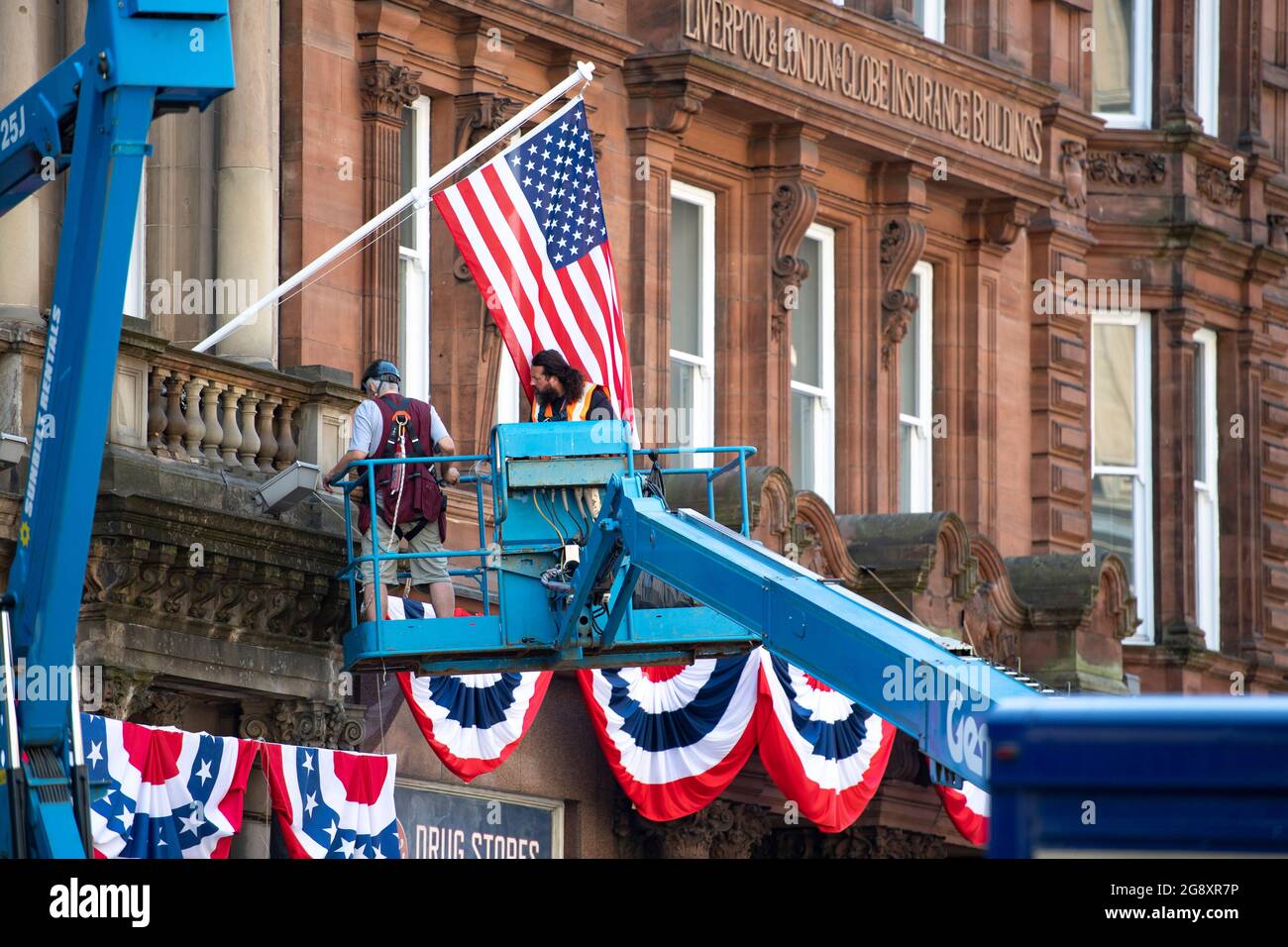 Glasgow, Scotland, UK. 22 July 2021. PICTURED: Cherry pickers move in ...