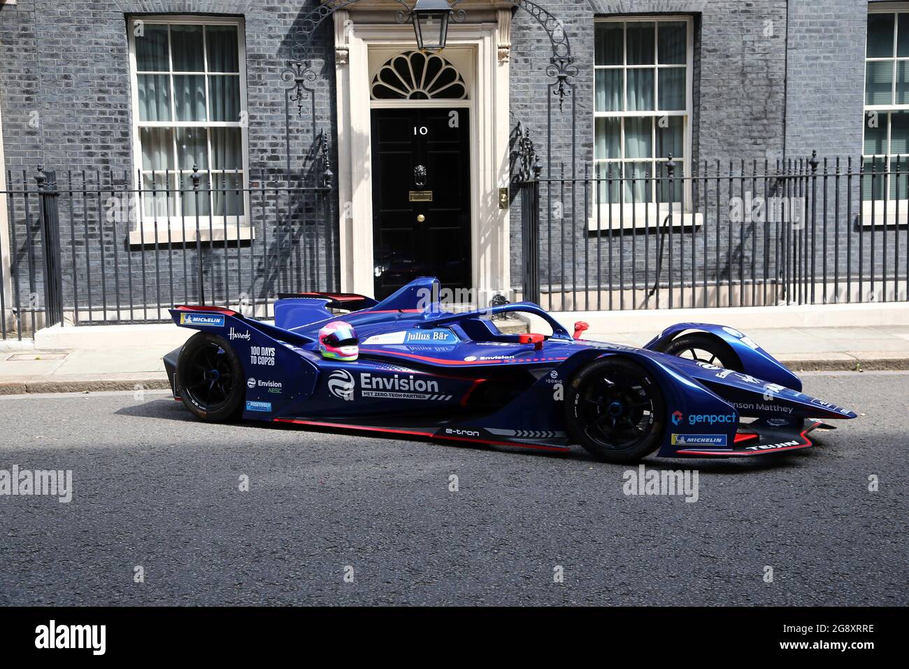Car number 100 hi-res stock photography and images - Alamy