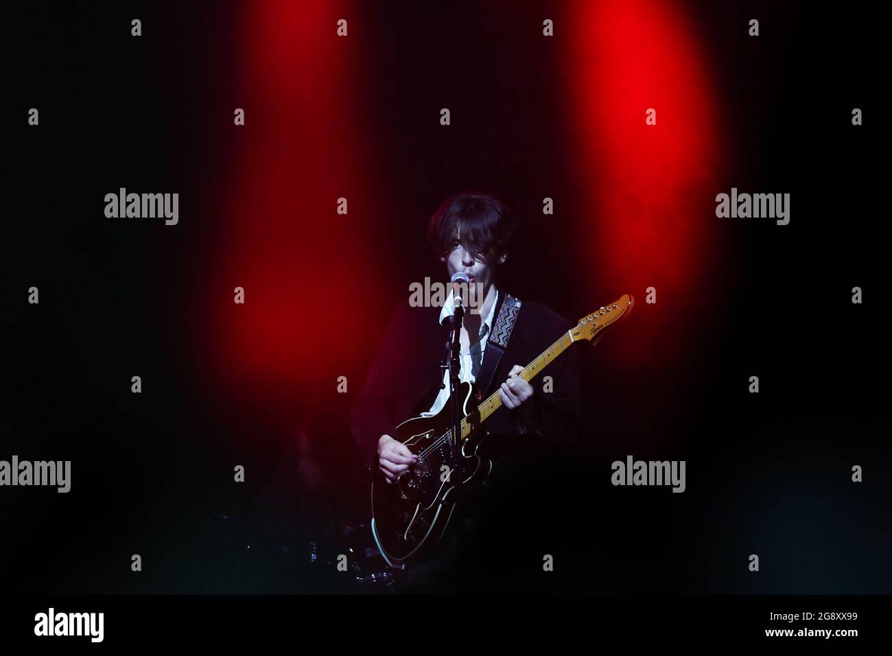 Pop idle hi-res stock photography and images - Alamy