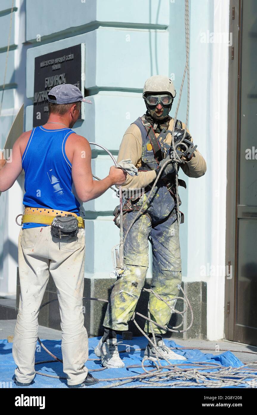 People climbing rigging hi-res stock photography and images - Alamy