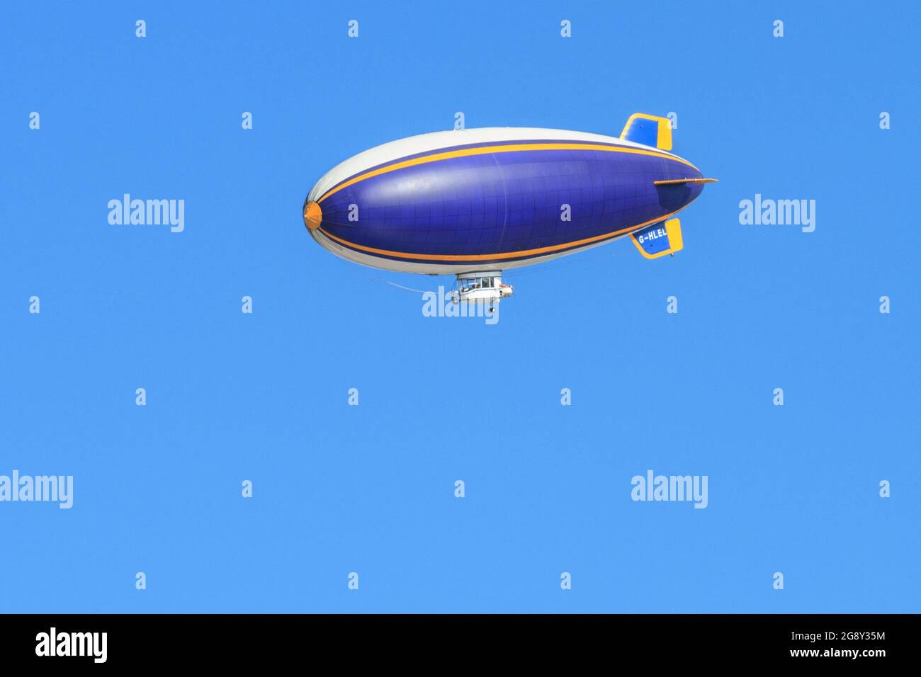 Blimp airship hi-res stock photography and images - Alamy
