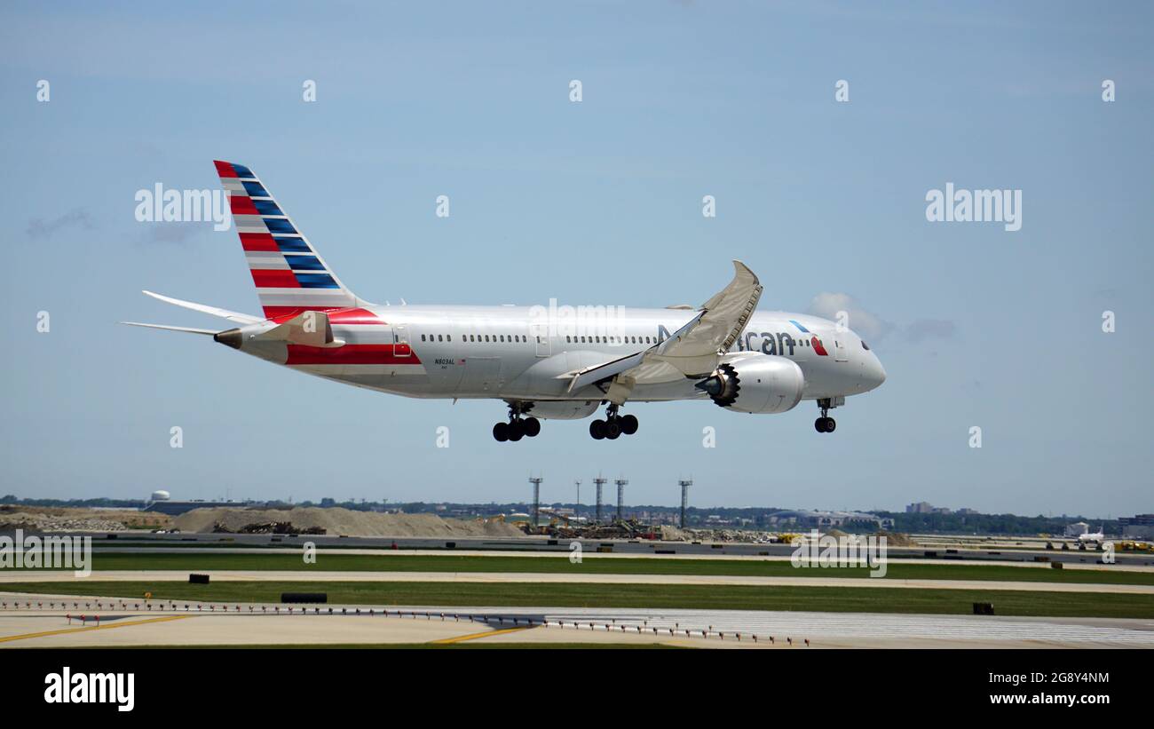 CHICAGO, UNITED STATES - Jul 09, 2021: The American Airlines Boeing 787 ...