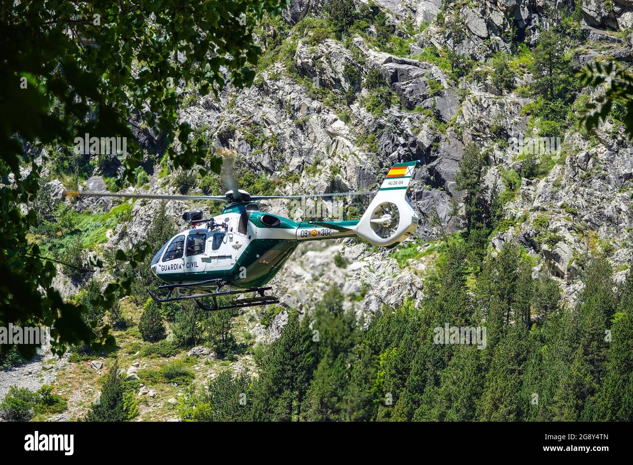 Civil helicopter hi-res stock photography and images - Alamy