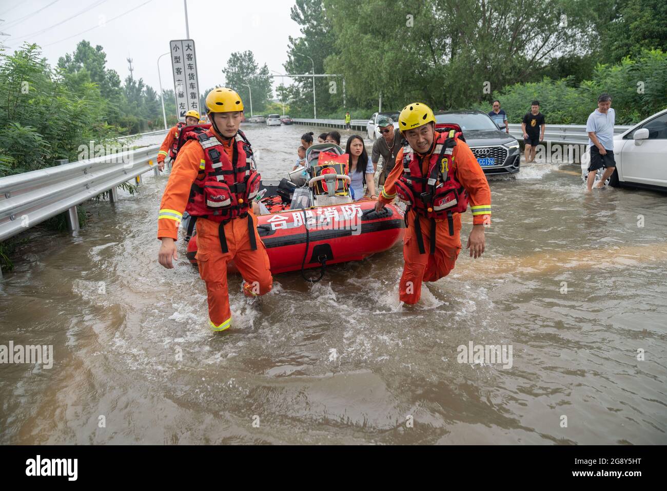 Zhengzhou flood hi-res stock photography and images - Alamy