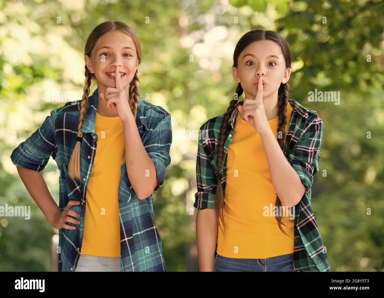 Kids making shh hi-res stock photography and images - Alamy