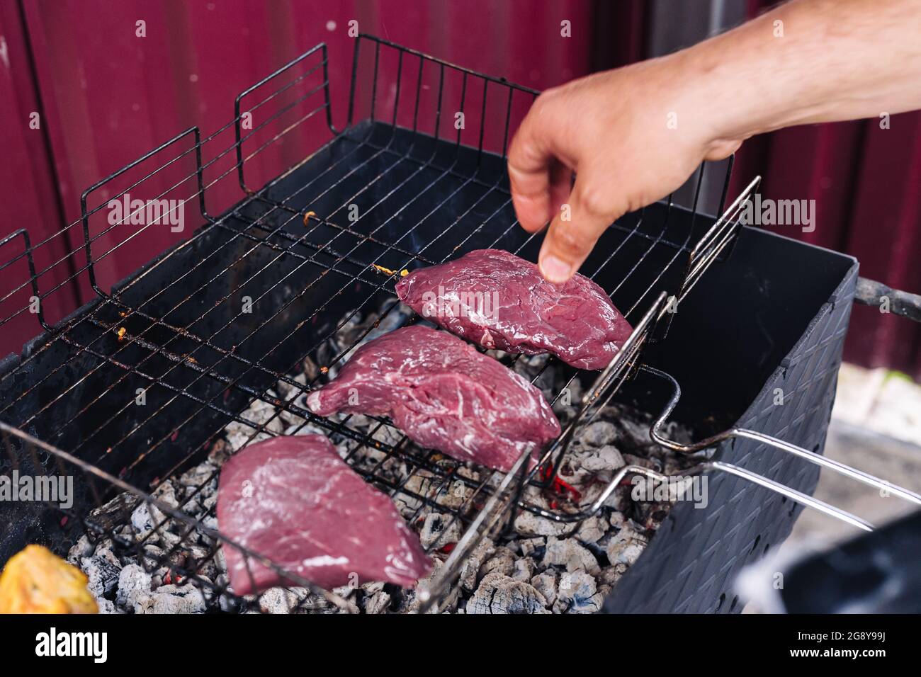 The steak is grilled. Steak on the wire rack Stock Photo - Alamy