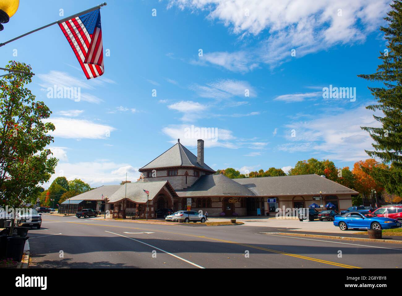 Square engine house hi-res stock photography and images - Alamy