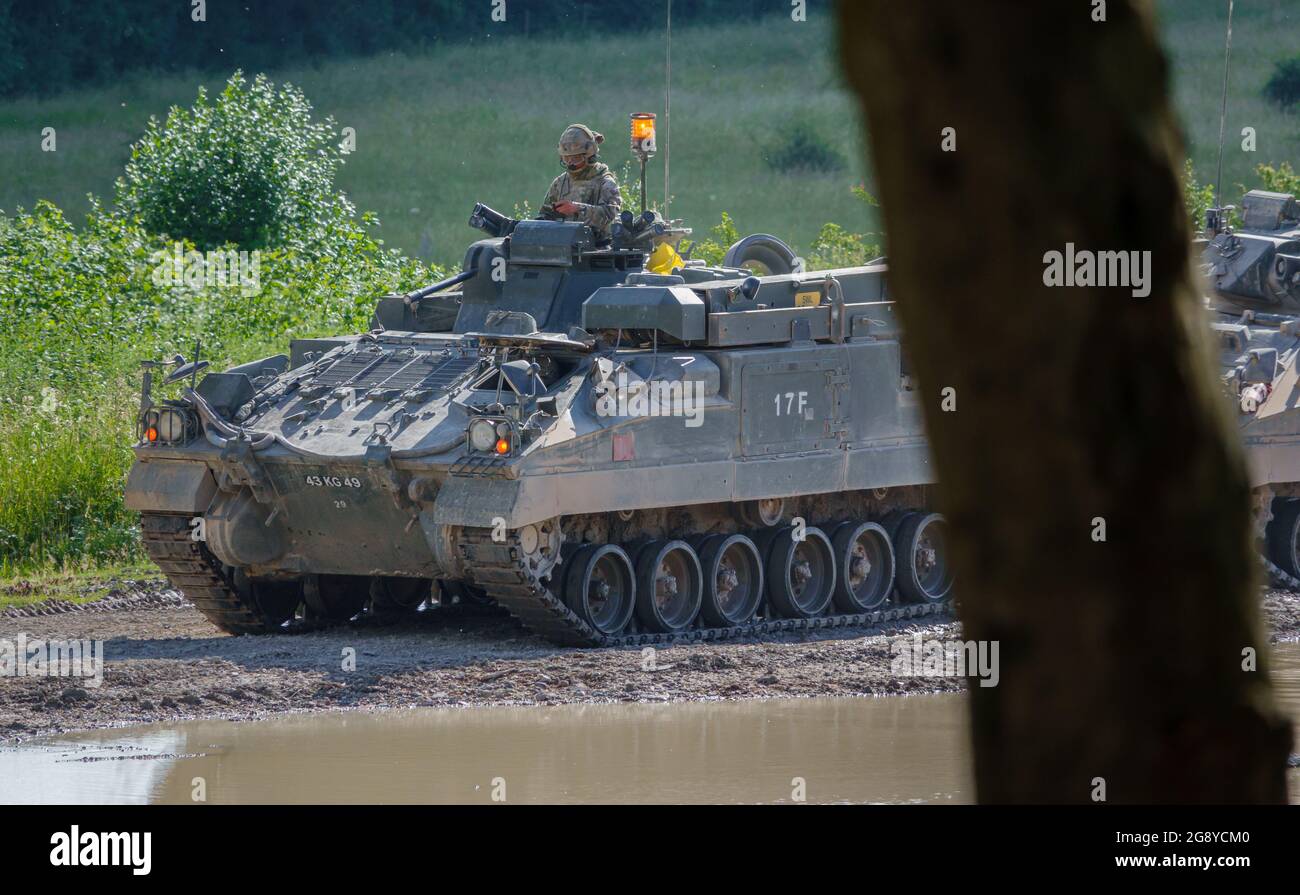 british army FV512 warrior MRV preparing to tow a stricken warrior ...