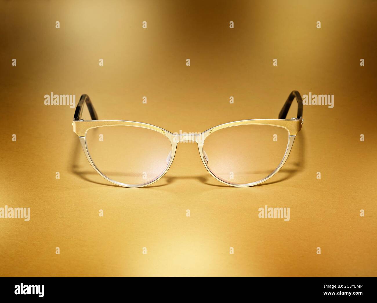 Round spectacles hi-res stock photography and images - Alamy