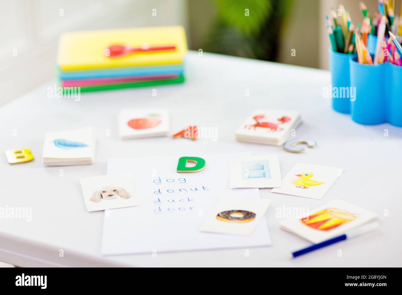Kids learn to read. Colorful abc phonics flash cards for kindergarten ...
