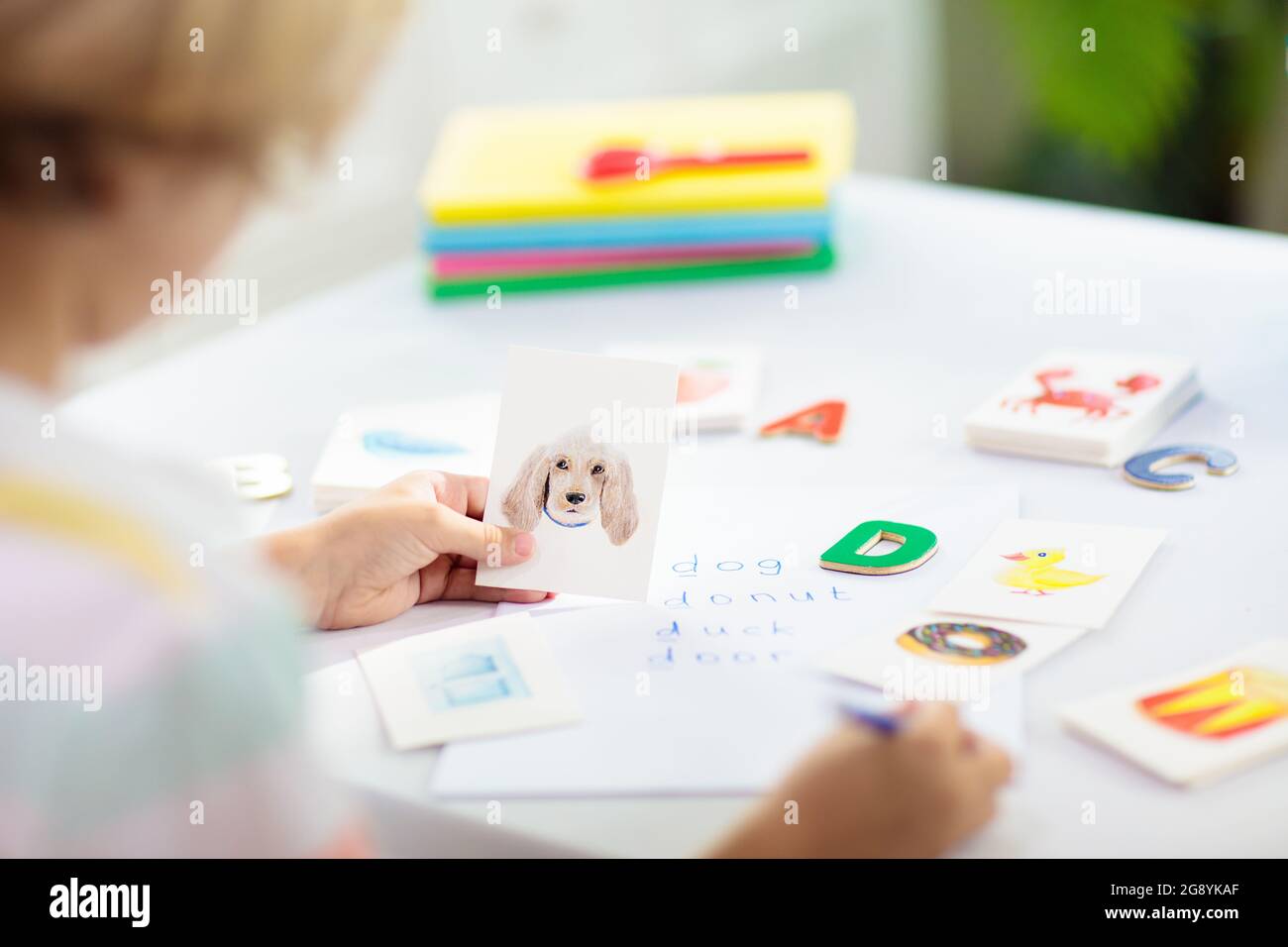 Kids learn to read. Colorful abc phonics flash cards for kindergarten ...